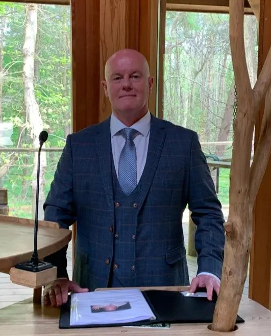 Funerals – Ewan MacGregor Celebrant & Toastmaster